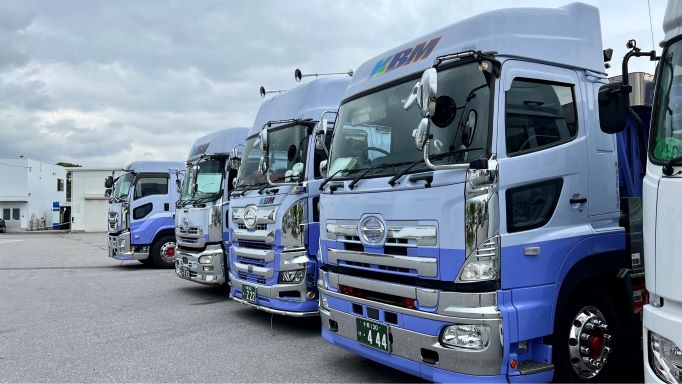 KBMについて || トラック貸切専用の株式会社KBM。ドライバー募集しております！